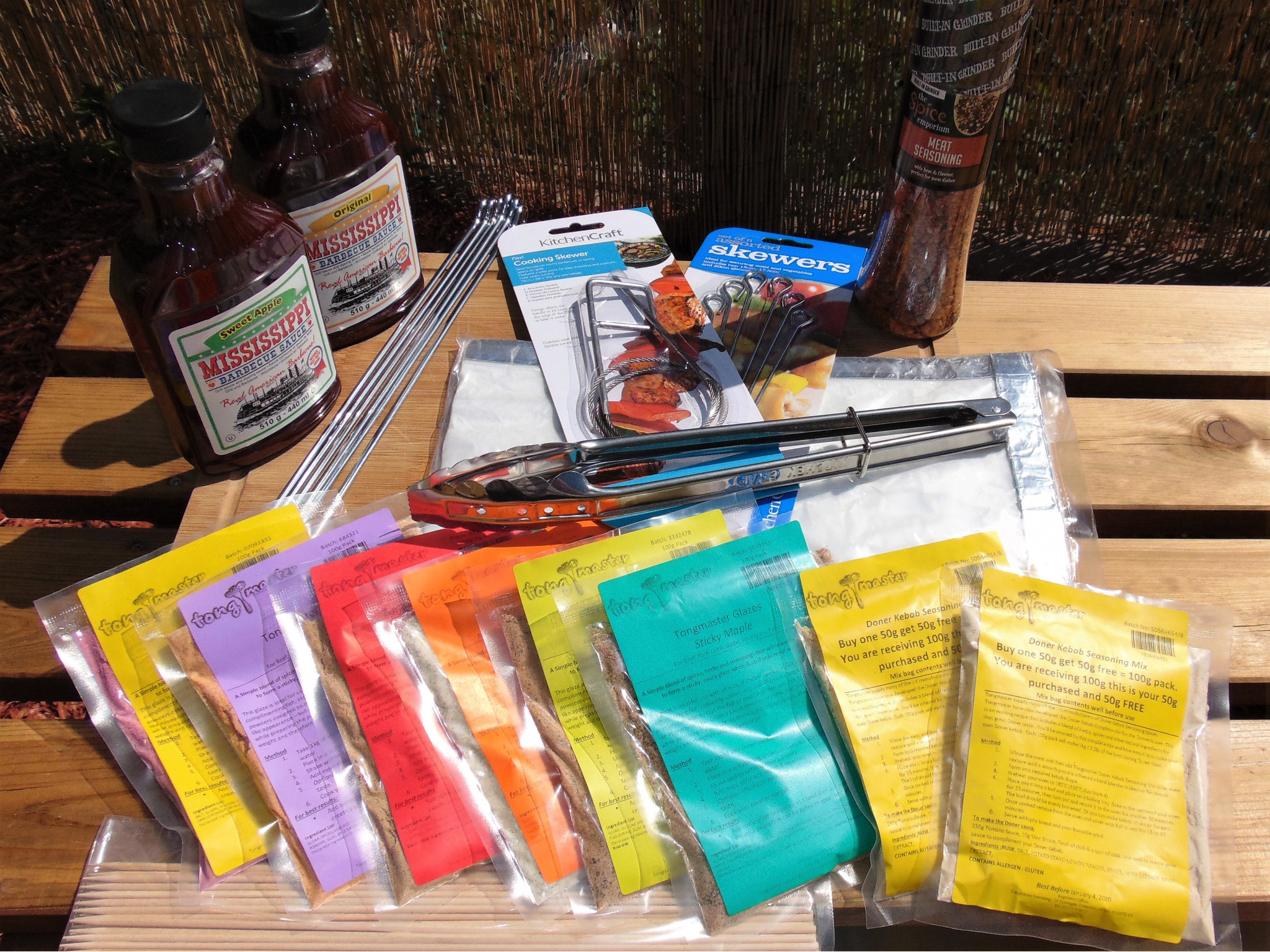 Complete BBQ Starter Kit - Mississippi BBQ Sauce Included - (Pack 1)