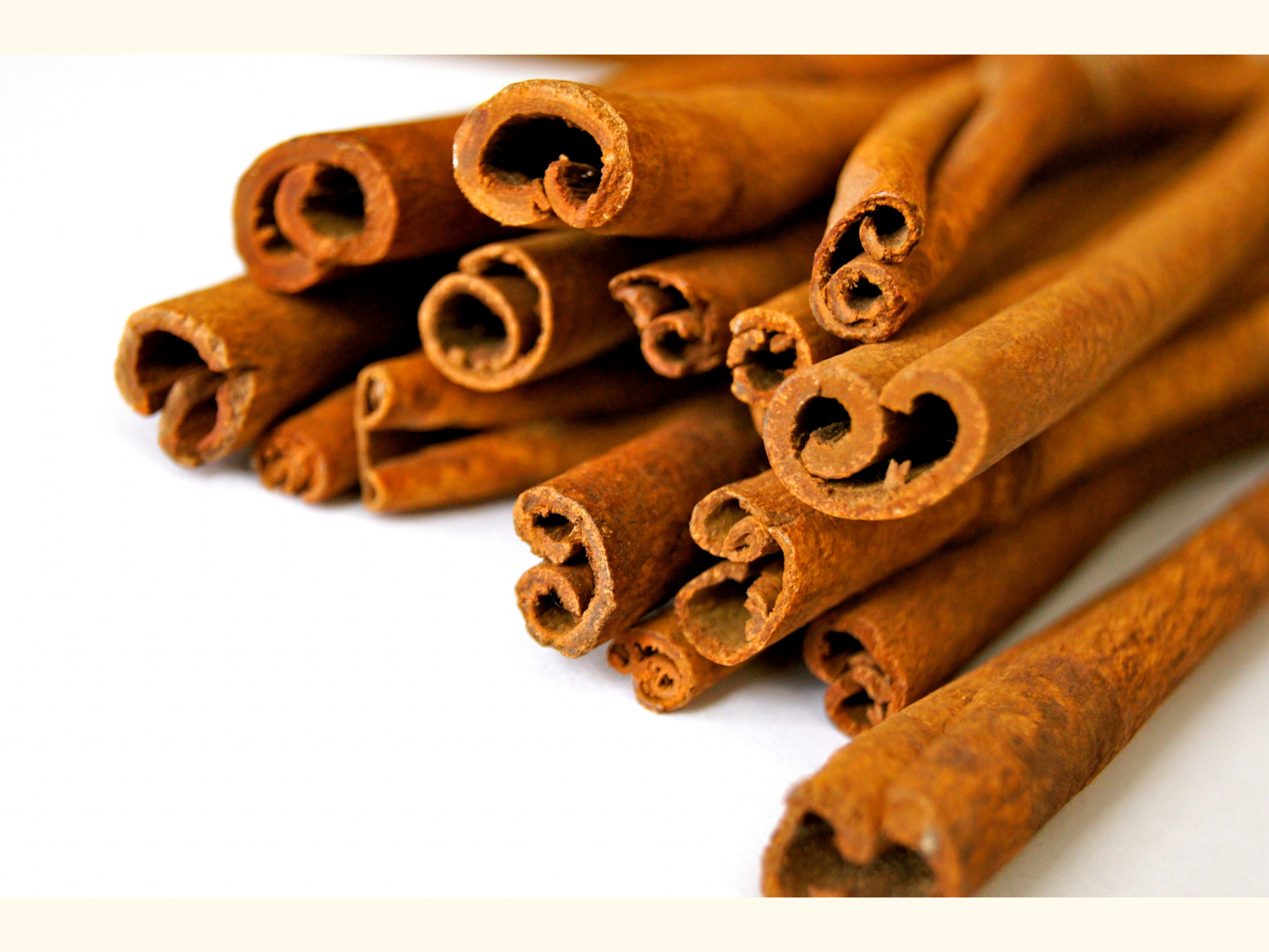 Dried Cinnamon Quills/sticks 15cm - Premium Quality - 1kg/ 100 pack